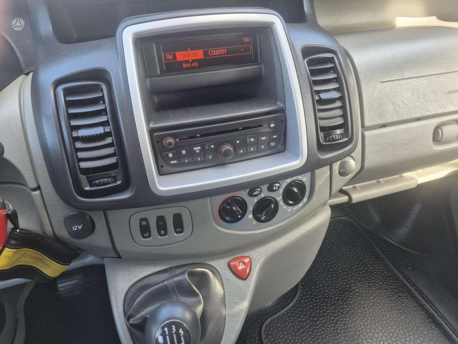 Red Renault Trafic 2012 in Marijampole, with an engine capacity of 2.00 L and mileage of 310 thousand km for 8999 €, photo 26 on AUTOMOTO.COM.LV