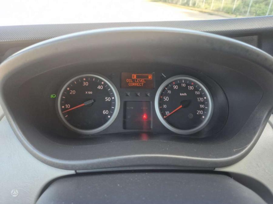 Red Renault Trafic 2012 in Marijampole, with an engine capacity of 2.00 L and mileage of 310 thousand km for 8999 €, photo 28 on AUTOMOTO.COM.LV