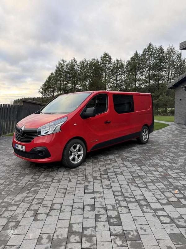 Red Renault Trafic 2016 in Vilnius, with an engine capacity of 1.60 L and mileage of 313 thousand km for 6200 €, photo 1 on AUTOMOTO.COM.LV