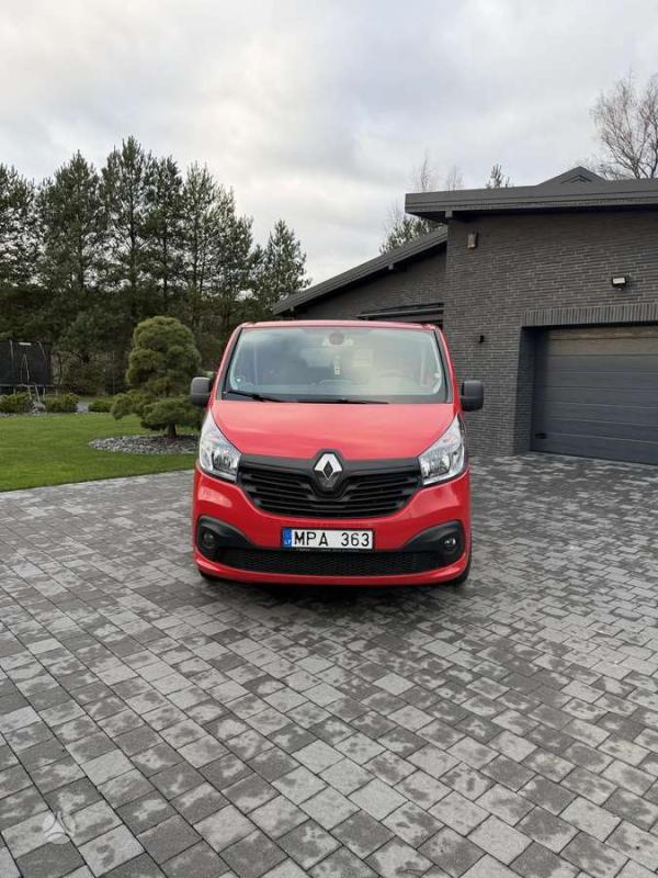Red Renault Trafic 2016 in Vilnius, with an engine capacity of 1.60 L and mileage of 313 thousand km for 6200 €, photo 3 on AUTOMOTO.COM.LV
