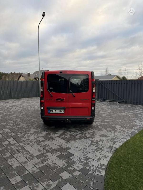 Red Renault Trafic 2016 in Vilnius, with an engine capacity of 1.60 L and mileage of 313 thousand km for 6200 €, photo 4 on AUTOMOTO.COM.LV