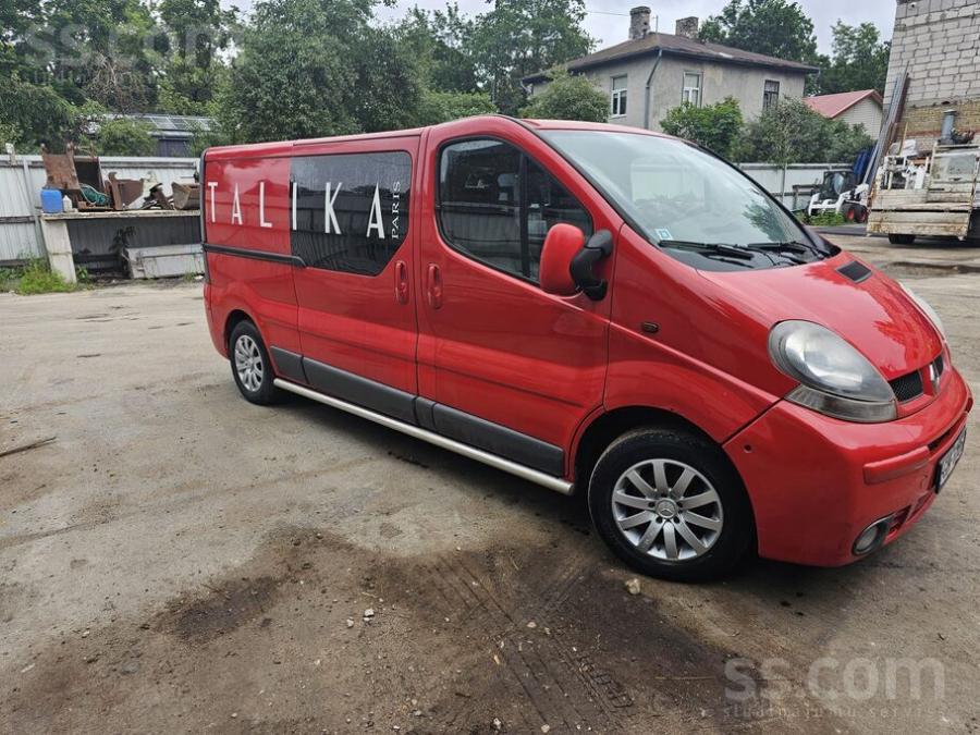 Red Renault Trafic 2003 in Riga, with an engine capacity of 1.90 L and mileage of 290 thousand km for 1490 €, photo 5 on AUTOMOTO.COM.LV