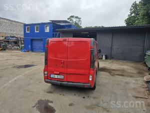 Red Renault Trafic 2003 in Riga, with an engine capacity of 1.90 L and mileage of 290 thousand km for 1490 €, photo 8 on AUTOMOTO.COM.LV