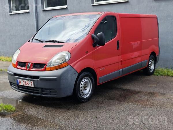 Красный Рено Трафик 2004 в Огре, объемом двигателя 1.90 л и пробегом 0 тыс. км за 3550 €, фото 1 на AUTOMOTO.COM.LV