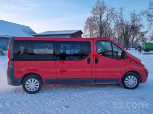 Red Renault Trafic 2006 in Jelgava, with an engine capacity of 2.00 L and mileage of 598 thousand km for 3600 €, photo 2 on AUTOMOTO.COM.LV