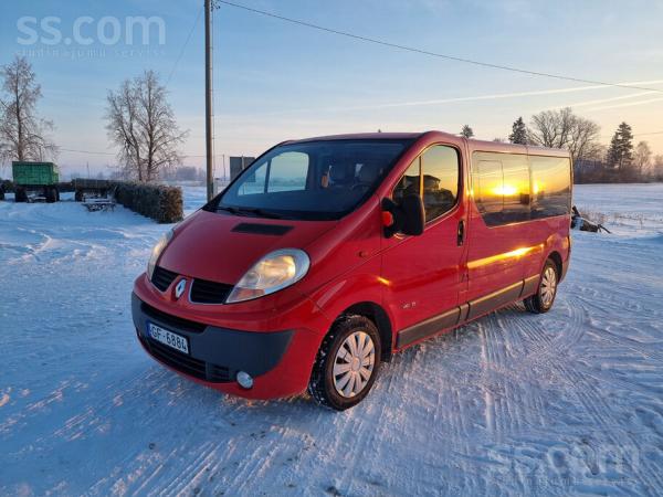 Red Renault Trafic 2006 in Jelgava, with an engine capacity of 2.00 L and mileage of 598 thousand km for 3600 €, photo 6 on AUTOMOTO.COM.LV