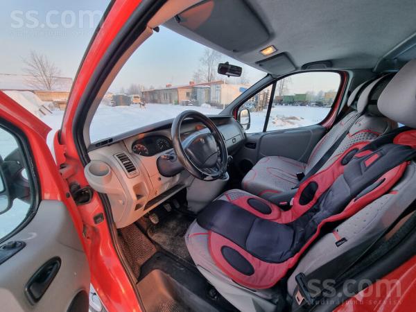 Red Renault Trafic 2006 in Jelgava, with an engine capacity of 2.00 L and mileage of 598 thousand km for 3600 €, photo 8 on AUTOMOTO.COM.LV