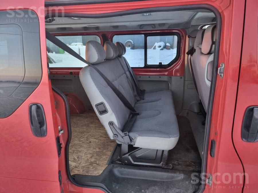 Red Renault Trafic 2006 in Jelgava, with an engine capacity of 2.00 L and mileage of 598 thousand km for 3600 €, photo 10 on AUTOMOTO.COM.LV