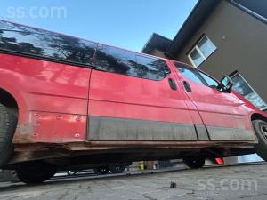Sarkans Renault Trafic 2006 Jūrmala, ar dzinēja tilpumu 2.00 L un nobraukumu 0 tūkst. km par 990 €, foto 9 vietnē AUTOMOTO.COM.LV