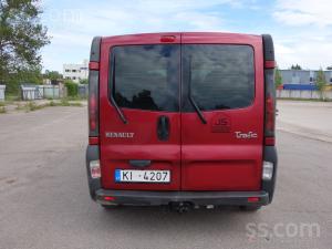 Red Renault Trafic 2006 in Riga, with an engine capacity of 2.50 L and mileage of 0 thousand km for 4350 €, photo 5 on AUTOMOTO.COM.LV
