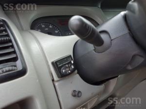 Red Renault Trafic 2006 in Riga, with an engine capacity of 2.50 L and mileage of 0 thousand km for 4350 €, photo 7 on AUTOMOTO.COM.LV