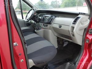 Red Renault Trafic 2006 in Riga, with an engine capacity of 2.50 L and mileage of 0 thousand km for 4350 €, photo 9 on AUTOMOTO.COM.LV