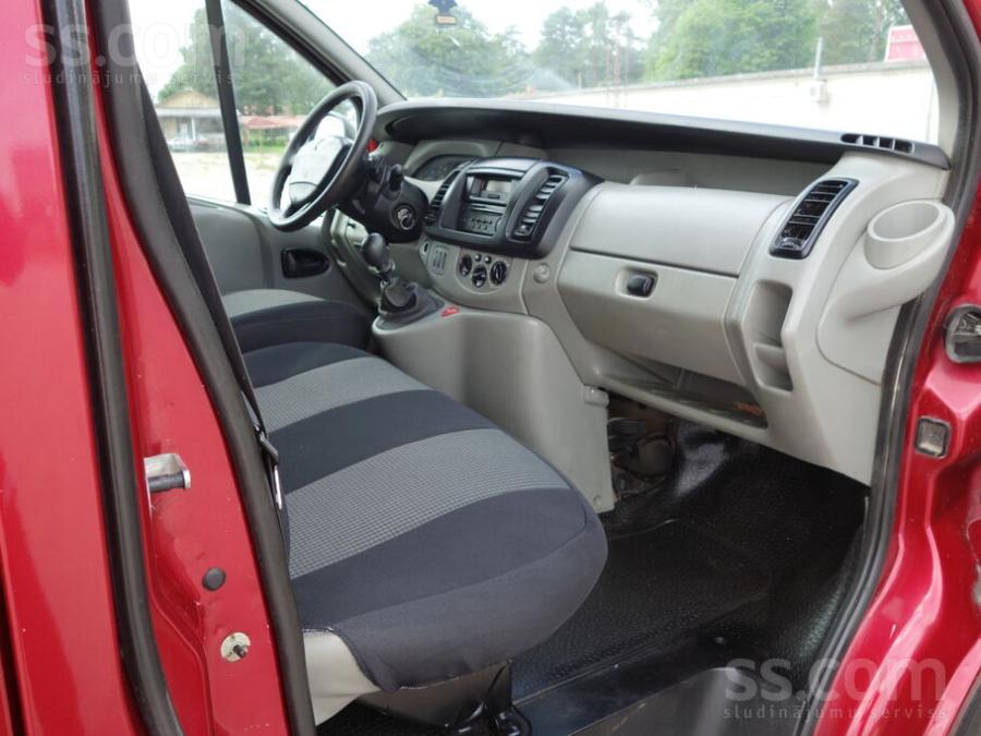Red Renault Trafic 2006 in Riga, with an engine capacity of 2.50 L and mileage of 0 thousand km for 4350 €, photo 9 on AUTOMOTO.COM.LV