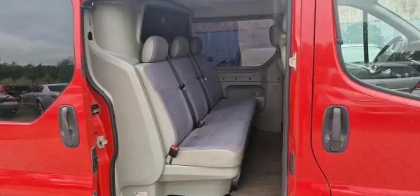 Sarkans Renault Trafic 2006 Valmiera, ar dzinēja tilpumu 1.90 L un nobraukumu 311 tūkst. km par 3850 €, foto 3 vietnē AUTOMOTO.COM.LV