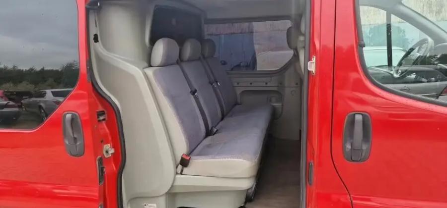 Sarkans Renault Trafic 2006 Valmiera, ar dzinēja tilpumu 1.90 L un nobraukumu 311 tūkst. km par 3850 €, foto 4 vietnē AUTOMOTO.COM.LV