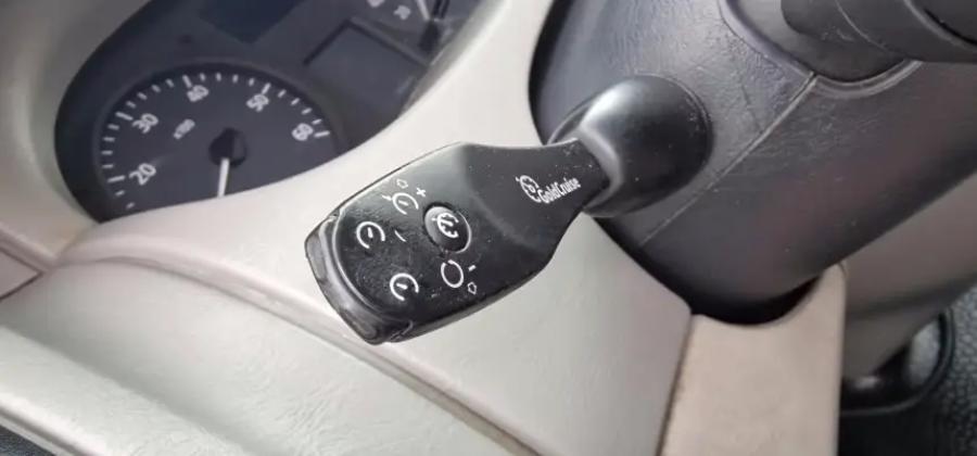 Sarkans Renault Trafic 2006 Valmiera, ar dzinēja tilpumu 1.90 L un nobraukumu 311 tūkst. km par 3850 €, foto 7 vietnē AUTOMOTO.COM.LV