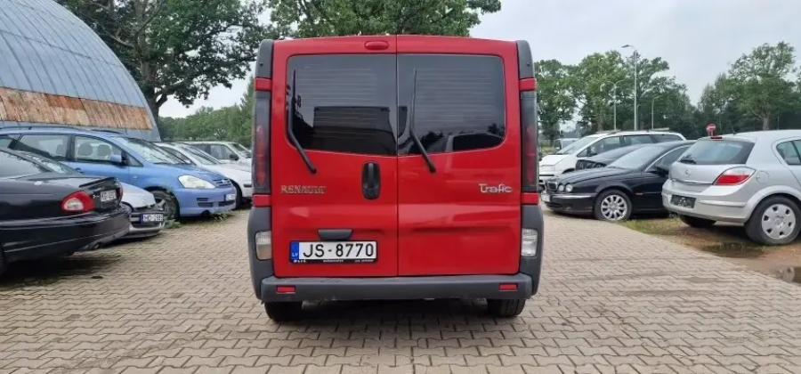 Sarkans Renault Trafic 2006 Valmiera, ar dzinēja tilpumu 1.90 L un nobraukumu 311 tūkst. km par 3850 €, foto 10 vietnē AUTOMOTO.COM.LV