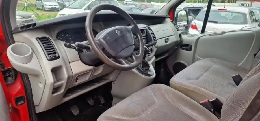 Sarkans Renault Trafic 2006 Valmiera, ar dzinēja tilpumu 1.90 L un nobraukumu 311 tūkst. km par 3850 €, foto 15 vietnē AUTOMOTO.COM.LV