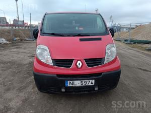 Red Renault Trafic 2007 in Riga, with an engine capacity of 2.00 L and mileage of 201 thousand km for 4100 €, photo 4 on AUTOMOTO.COM.LV
