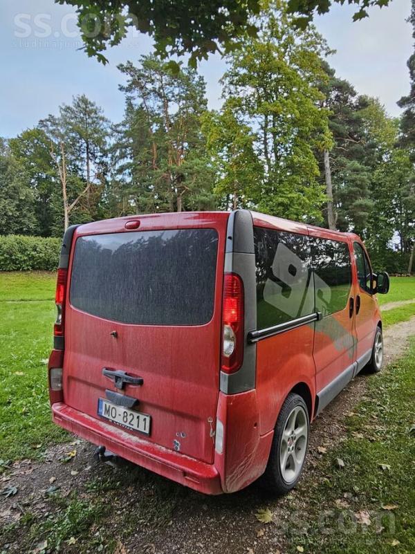 Renault Trafic 2007 in Tukums on AUTOMOTO.COM.LV Red Renault Trafic 2007 in Tukums, with an engine capacity of 2.00 L and mileage of 360 thousand km for 5999 €, photo 4 on AUTOMOTO.COM.LV