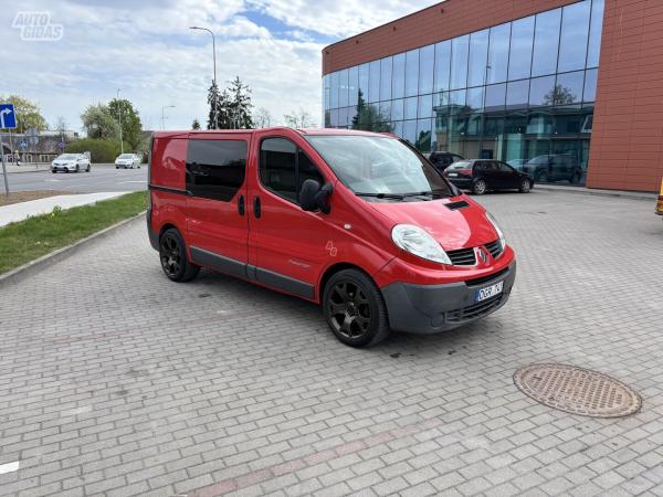 Sarkans Renault Trafic 2008 Utena, ar dzinēja tilpumu 2.00 L un nobraukumu 380 tūkst. km par 4180 €, foto 2 vietnē AUTOMOTO.COM.LV