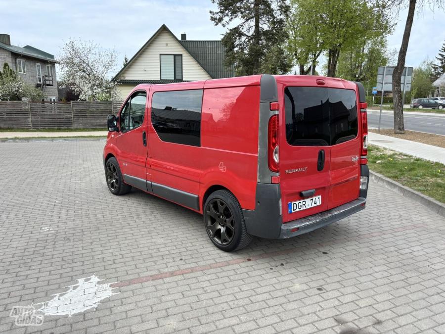 Sarkans Renault Trafic 2008 Utena, ar dzinēja tilpumu 2.00 L un nobraukumu 380 tūkst. km par 4180 €, foto 5 vietnē AUTOMOTO.COM.LV