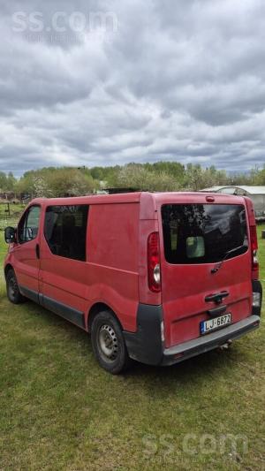 Red Renault Trafic 2009 in Riga, with an engine capacity of 2.00 L and mileage of 382 thousand km for 3500 €, photo 5 on AUTOMOTO.COM.LV