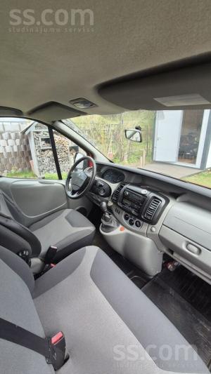 Red Renault Trafic 2009 in Riga, with an engine capacity of 2.00 L and mileage of 382 thousand km for 3500 €, photo 6 on AUTOMOTO.COM.LV