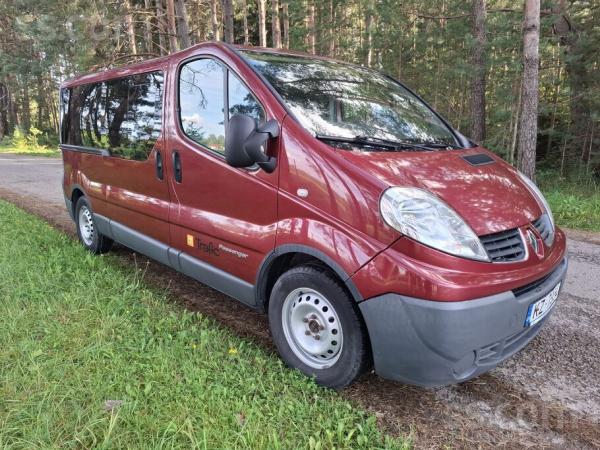 Sarkans Renault Trafic 2010 Ogre, ar dzinēja tilpumu 2.50 L un nobraukumu 285 tūkst. km par 4500 €, foto 1 vietnē AUTOMOTO.COM.LV