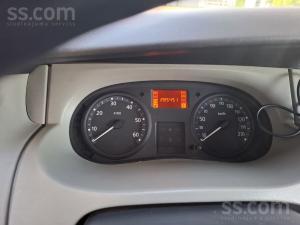 Sarkans Renault Trafic 2010 Ogre, ar dzinēja tilpumu 2.50 L un nobraukumu 285 tūkst. km par 4500 €, foto 6 vietnē AUTOMOTO.COM.LV