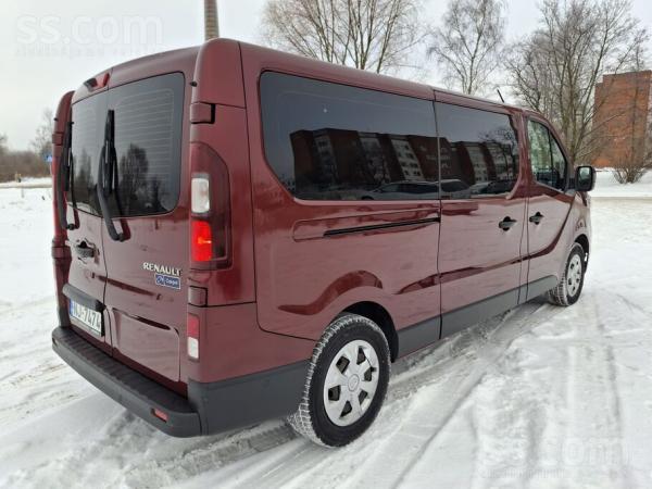 Red Renault Trafic 2022 in Riga, with an engine capacity of 2.00 L and mileage of 703 thousand km for 16000 €, photo 11 on AUTOMOTO.COM.LV
