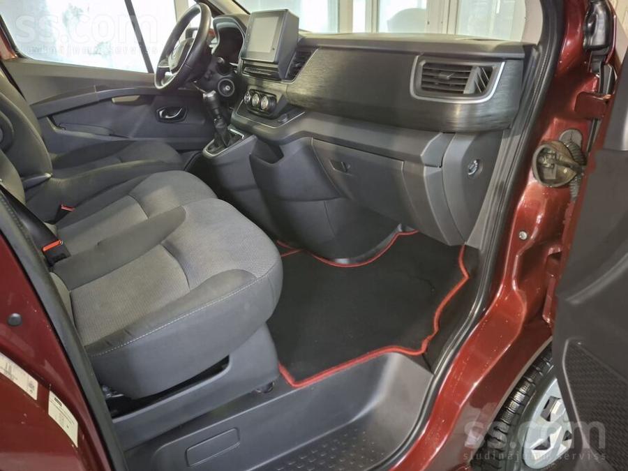 Sarkans Renault Trafic 2022 Rīga, ar dzinēja tilpumu 2.00 L un nobraukumu 703 tūkst. km par 16000 €, foto 18 vietnē AUTOMOTO.COM.LV