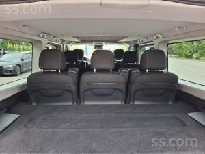 Red Renault Trafic 2023 in Riga, with an engine capacity of 2.00 L and mileage of 86 thousand km for 38000 €, photo 12 on AUTOMOTO.COM.LV