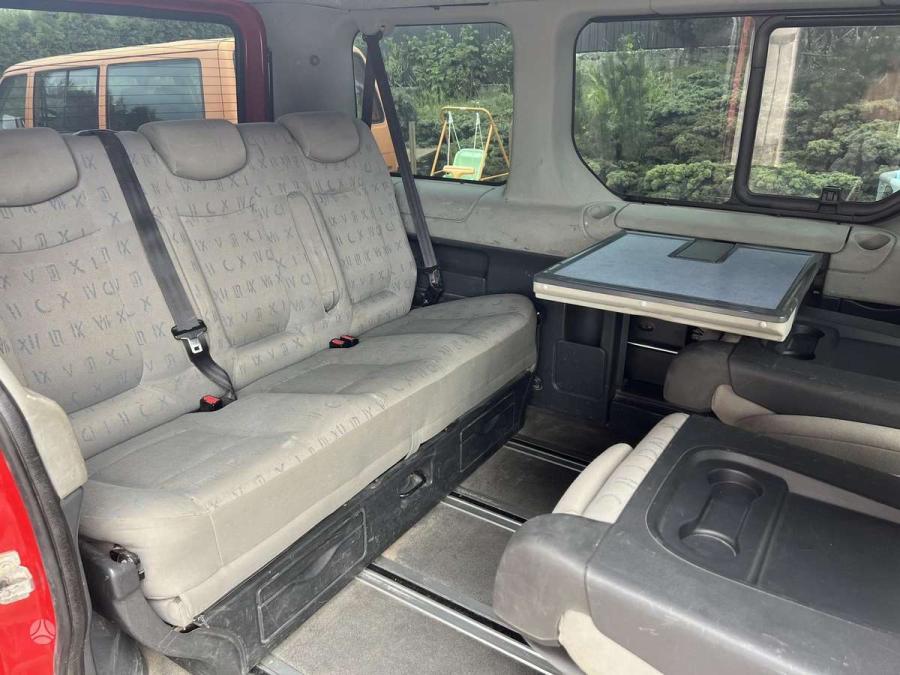 Red Renault Trafic 2004 in Kaunas, with an engine capacity of 2.46 L and mileage of 440 thousand km for 5600 €, photo 9 on AUTOMOTO.COM.LV