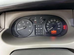 Red Renault Trafic 2004 in Kaunas, with an engine capacity of 2.46 L and mileage of 440 thousand km for 5600 €, photo 22 on AUTOMOTO.COM.LV