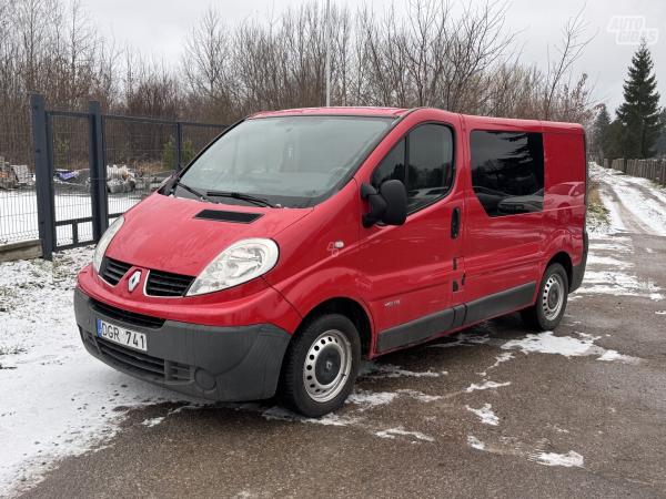 Red Renault Trafic 2007 in Panevezys, with an engine capacity of 2.00 L and mileage of 381 thousand km for 3000 €, photo 1 on AUTOMOTO.COM.LV