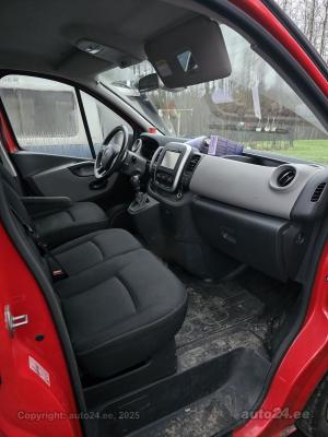 Red Renault Trafic 2016 in Tallinn, with an engine capacity of 1.60 L and mileage of 168 thousand km for 14000 €, photo 8 on AUTOMOTO.COM.LV