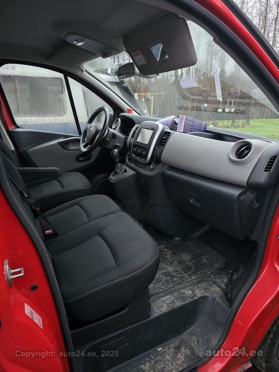 Red Renault Trafic 2016 in Tallinn, with an engine capacity of 1.60 L and mileage of 168 thousand km for 14000 €, photo 8 on AUTOMOTO.COM.LV