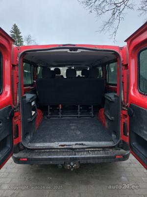 Red Renault Trafic 2016 in Tallinn, with an engine capacity of 1.60 L and mileage of 168 thousand km for 14000 €, photo 13 on AUTOMOTO.COM.LV
