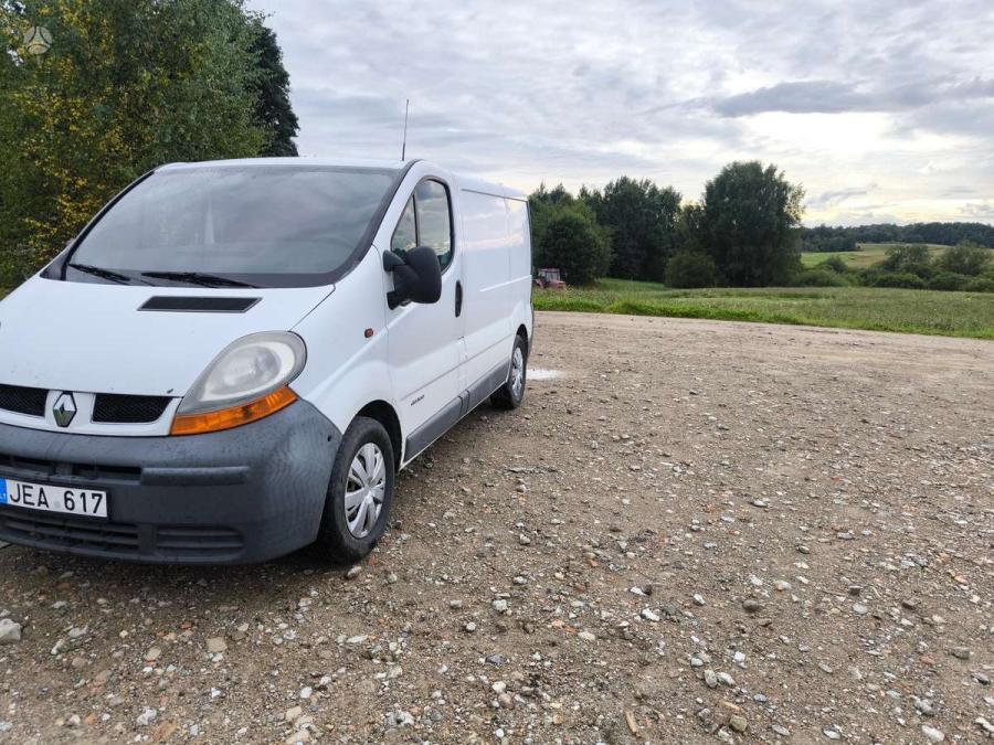 Balts Renault Trafic 2002 Mažeikiai, ar dzinēja tilpumu 1.90 L un nobraukumu 370 tūkst. km par 2400 €, foto 1 vietnē AUTOMOTO.COM.LV
