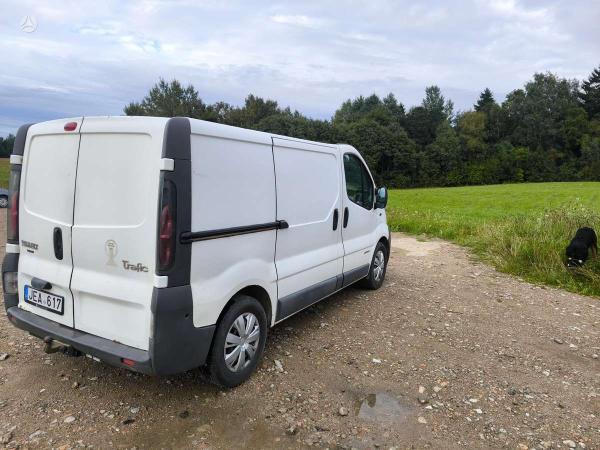 Balts Renault Trafic 2002 Mažeikiai, ar dzinēja tilpumu 1.90 L un nobraukumu 370 tūkst. km par 2400 €, foto 5 vietnē AUTOMOTO.COM.LV