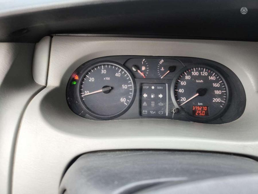 Balts Renault Trafic 2002 Mažeikiai, ar dzinēja tilpumu 1.90 L un nobraukumu 370 tūkst. km par 2400 €, foto 10 vietnē AUTOMOTO.COM.LV