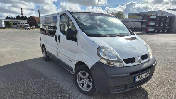 White Renault Trafic 2002 in Klaipeda, with an engine capacity of 1.87 L and mileage of 329 thousand km for 1650 €, photo 3 on AUTOMOTO.COM.LV