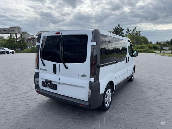 White Renault Trafic 2003 in Telschi, with an engine capacity of 1.90 L and mileage of 283 thousand km for 4300 €, photo 6 on AUTOMOTO.COM.LV