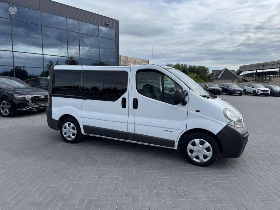 Balts Renault Trafic 2003 Telšiai, ar dzinēja tilpumu 1.90 L un nobraukumu 283 tūkst. km par 4300 €, foto 9 vietnē AUTOMOTO.COM.LV