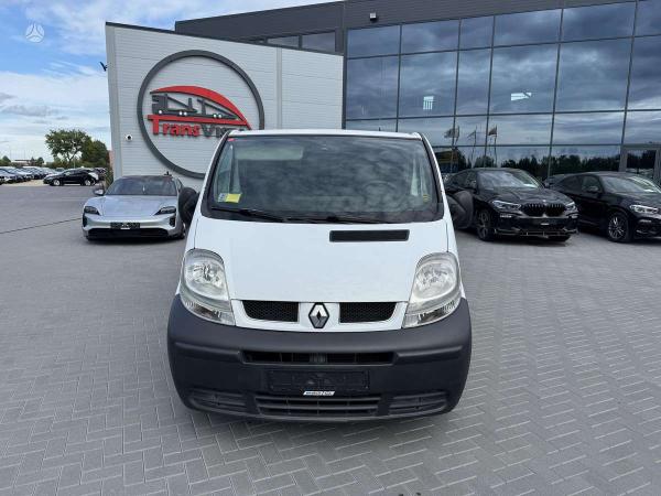 White Renault Trafic 2003 in Telschi, with an engine capacity of 1.90 L and mileage of 283 thousand km for 4300 €, photo 10 on AUTOMOTO.COM.LV