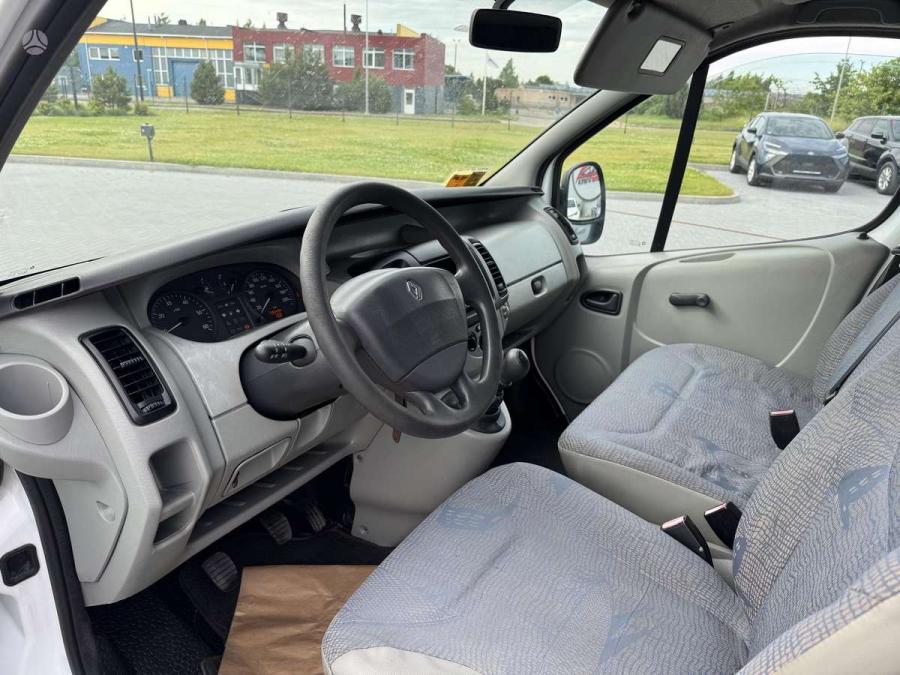 Balts Renault Trafic 2003 Telšiai, ar dzinēja tilpumu 1.90 L un nobraukumu 283 tūkst. km par 4300 €, foto 14 vietnē AUTOMOTO.COM.LV