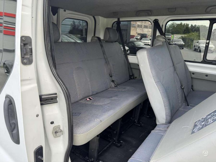 Balts Renault Trafic 2003 Telšiai, ar dzinēja tilpumu 1.90 L un nobraukumu 283 tūkst. km par 4300 €, foto 17 vietnē AUTOMOTO.COM.LV
