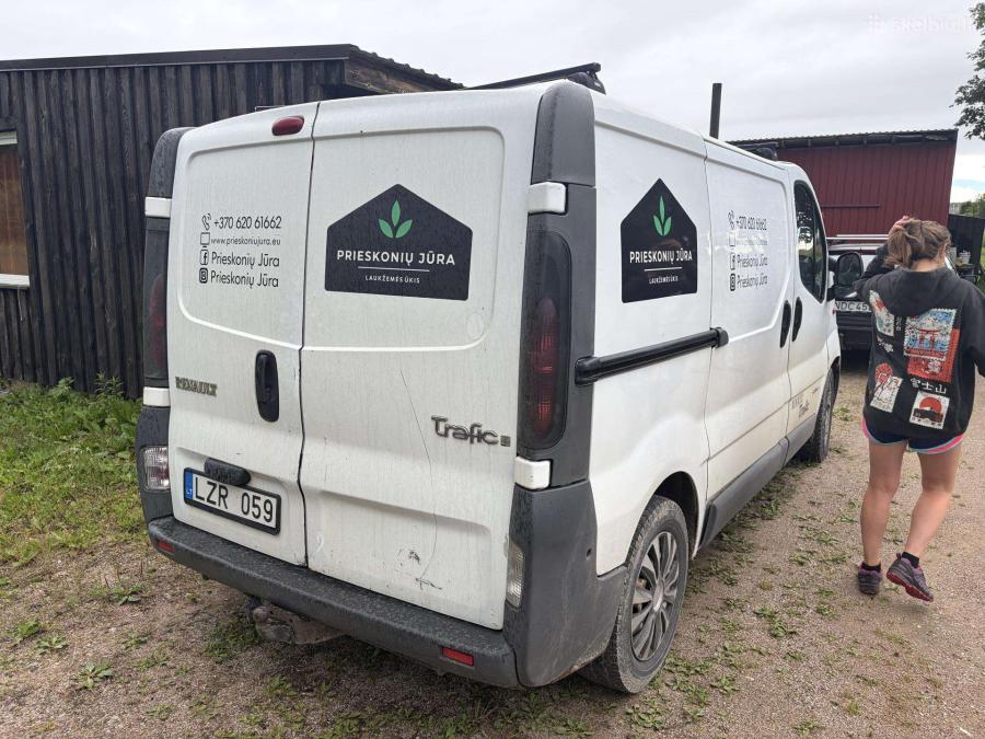Balts Renault Trafic 2003 Kretinga, ar dzinēja tilpumu 0.00 L un nobraukumu 400 tūkst. km par 2300 €, foto 4 vietnē AUTOMOTO.COM.LV