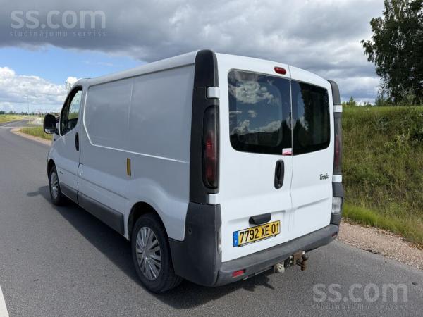 White Renault Trafic 2003 in Jelgava, with an engine capacity of 1.90 L and mileage of 278 thousand km for 3600 €, photo 2 on AUTOMOTO.COM.LV